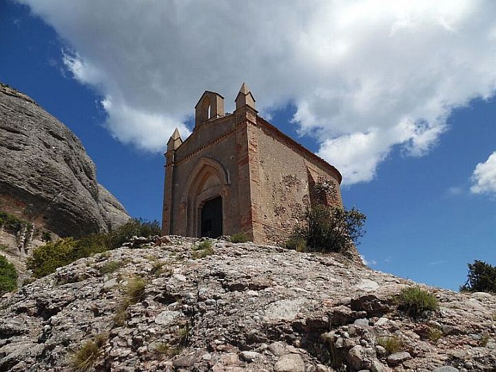 Klasztor Montserrat - Wirtualny przewodnik turystyczny - navtur.pl